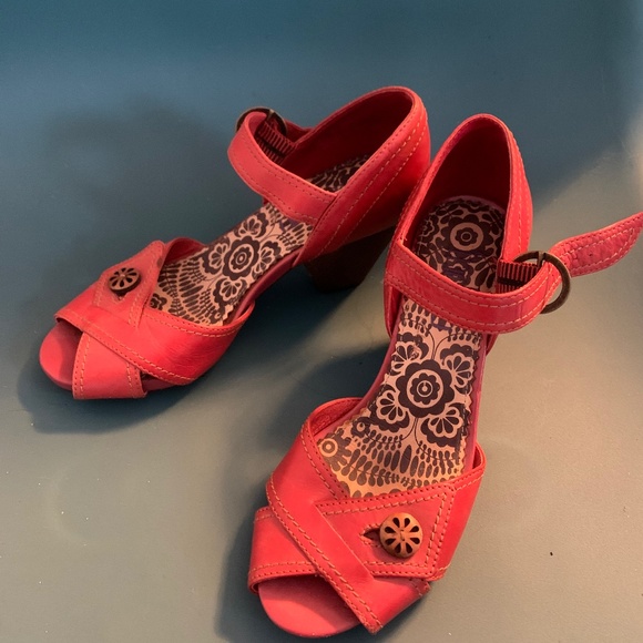 Indigo | Shoes | Indigo Chunky Heel 6 | Poshmark